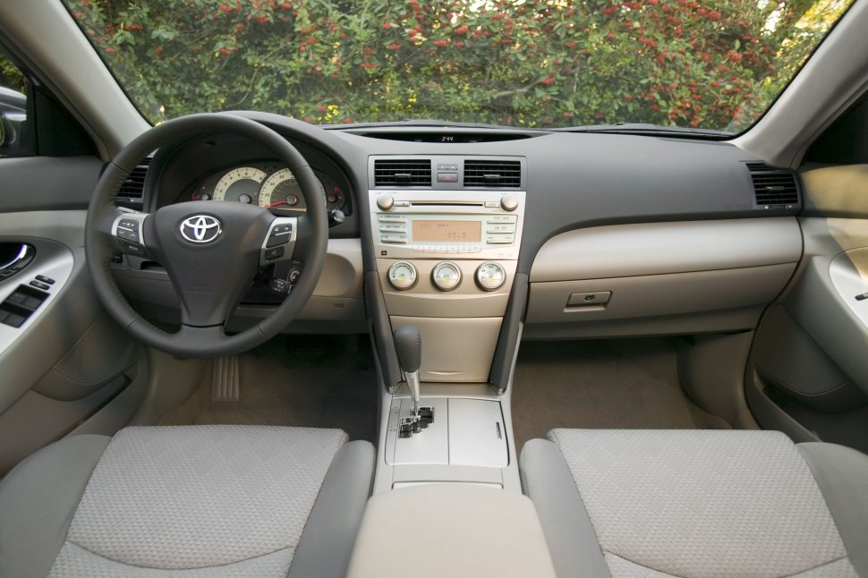 Toyota Camry technical specifications and fuel economy